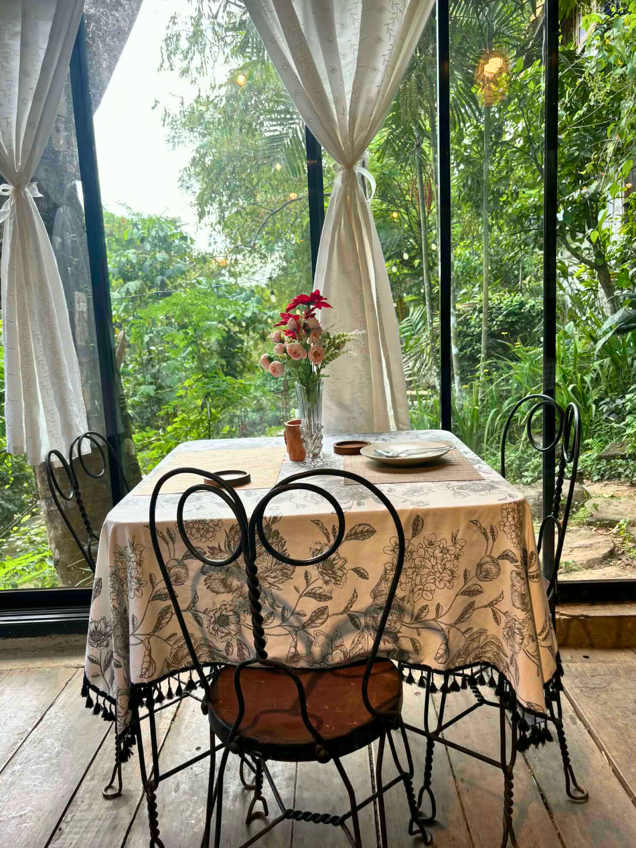 A Taste of Honey: The Sweet Escape Awaits at Casa Mellifera Apiary ...