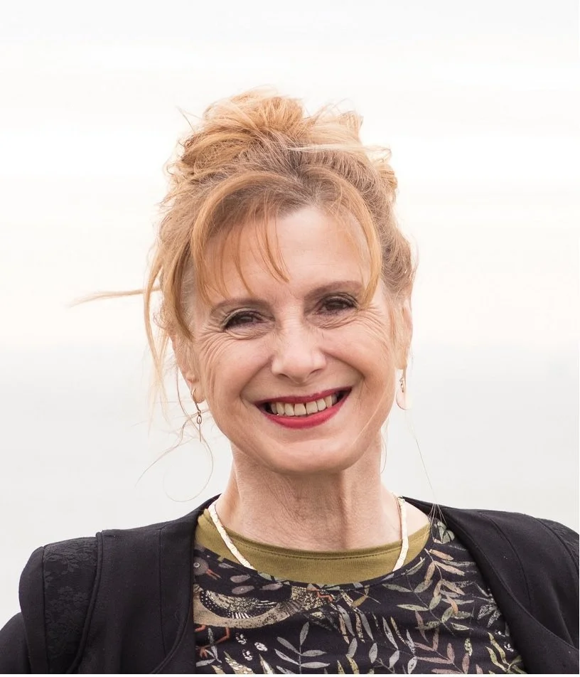 HANNAH BYRON - Historical & Dual-timeline Fiction about Resistance Women