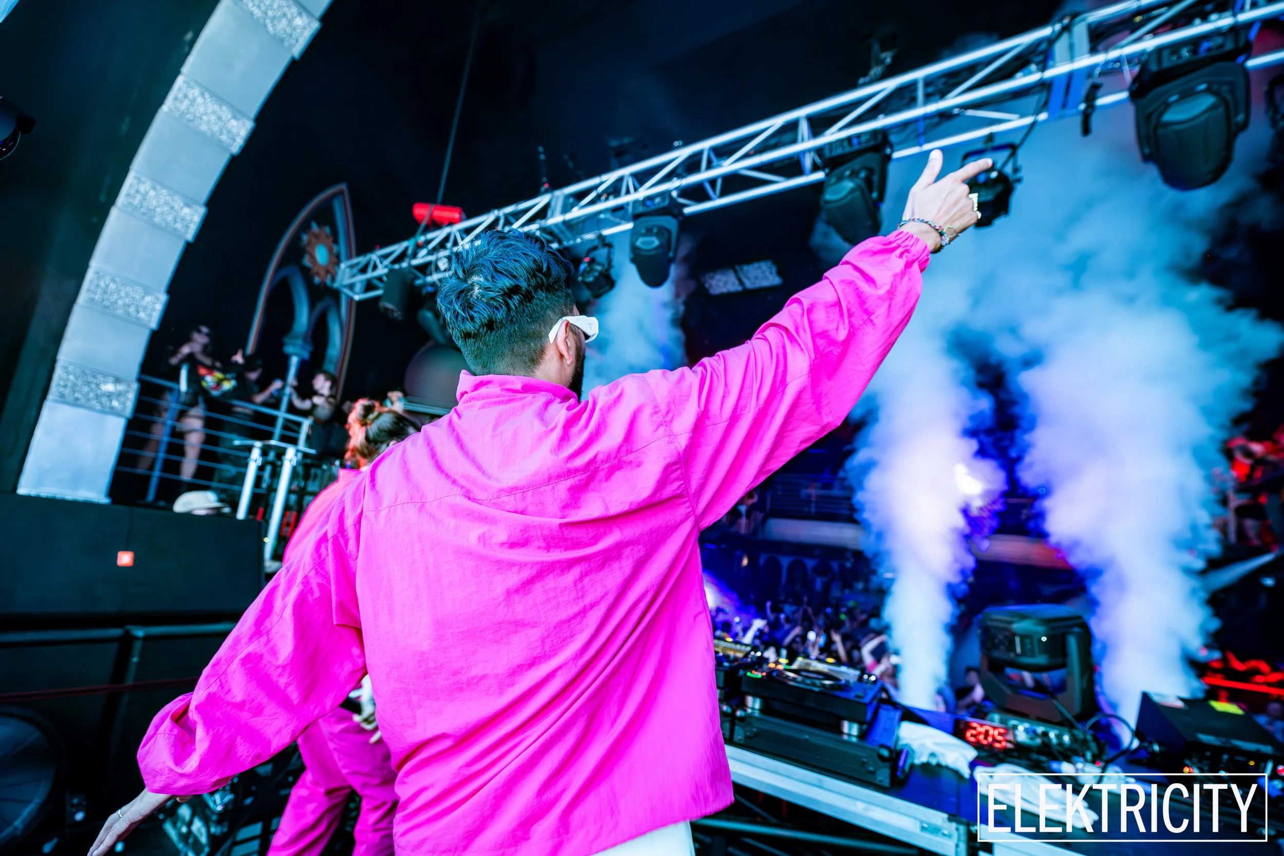 Photos — ELEKTRICITY
