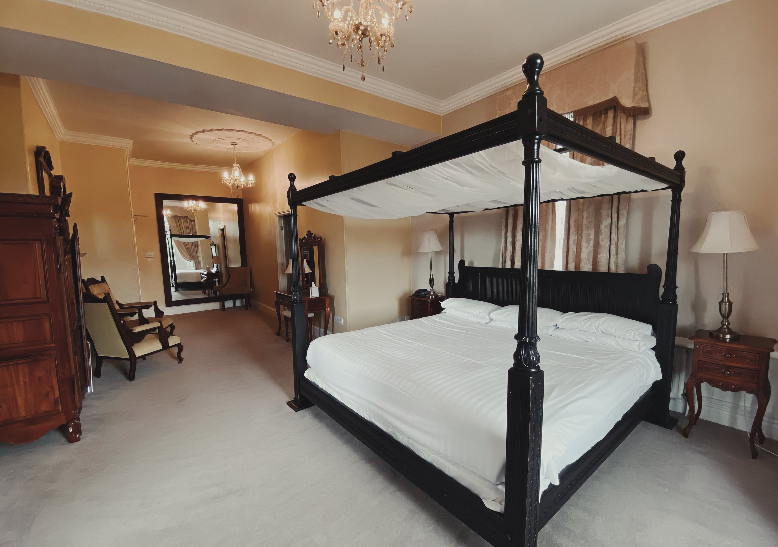 Rooms — Cave Castle Hotel