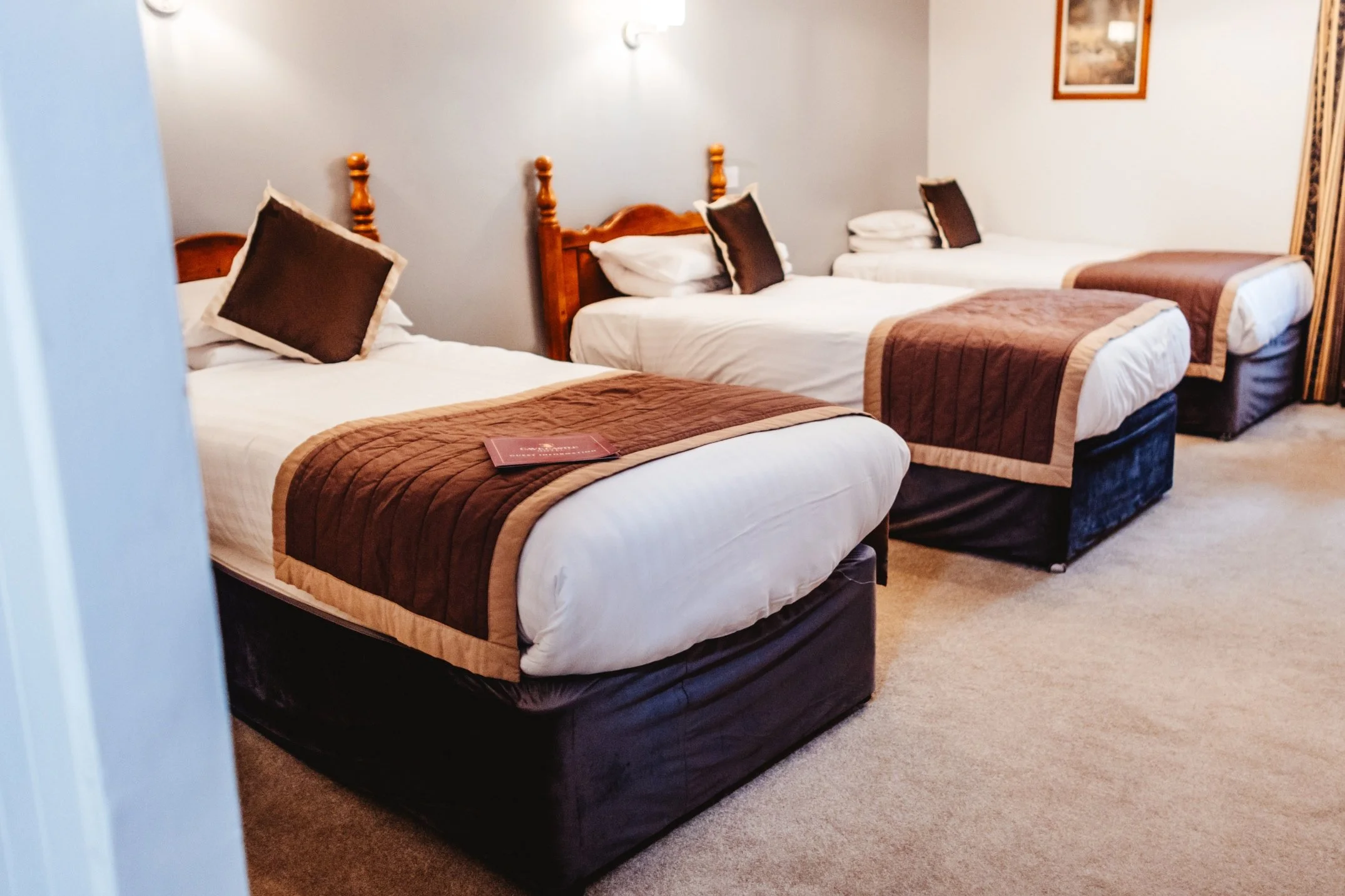 Bedrooms | Cosy Rooms and Castle Suites | Cave Castle Hotel