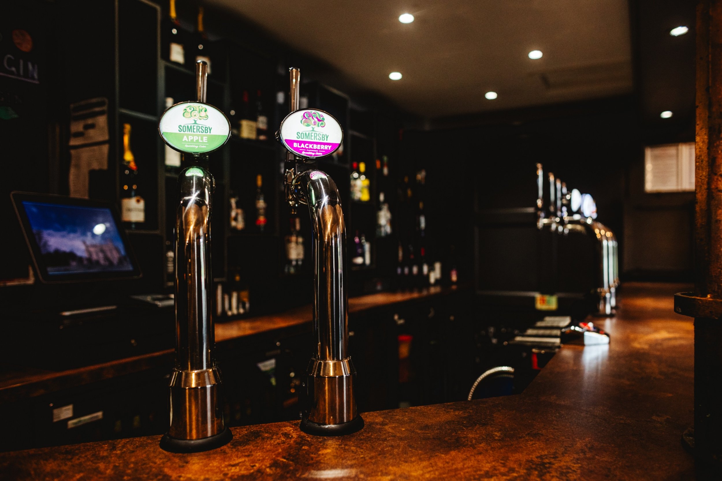 The Lounge Bar | Draughts and Spirits | Cave Castle Hotel