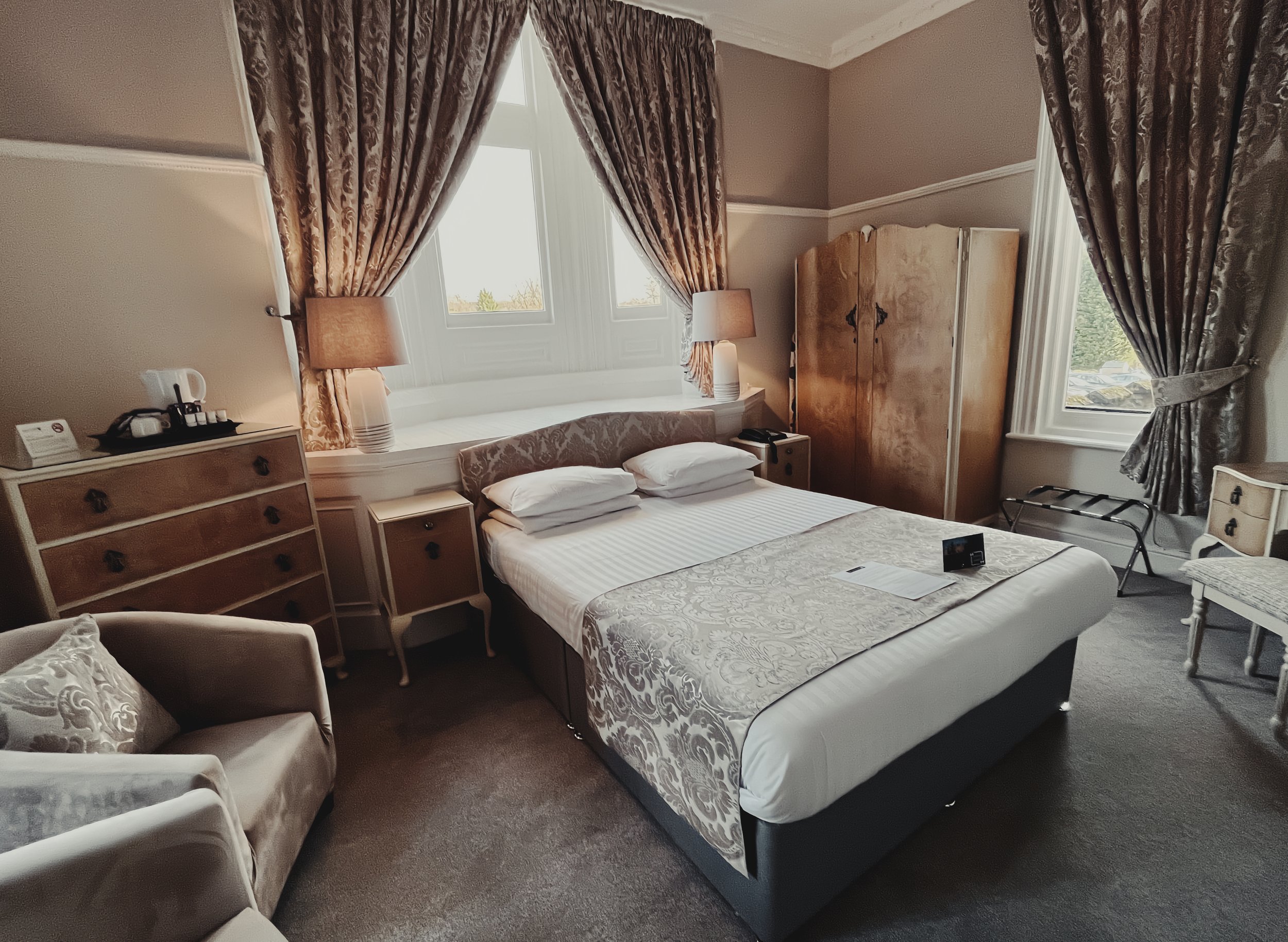 Rooms — Cave Castle Hotel