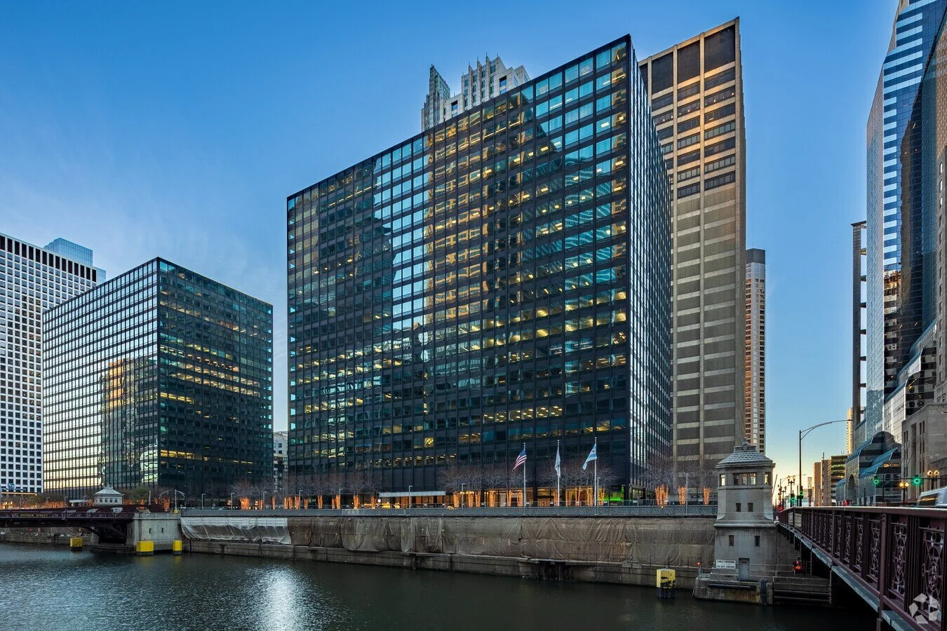 10 & 120 Riverside Plaza — ColorJar