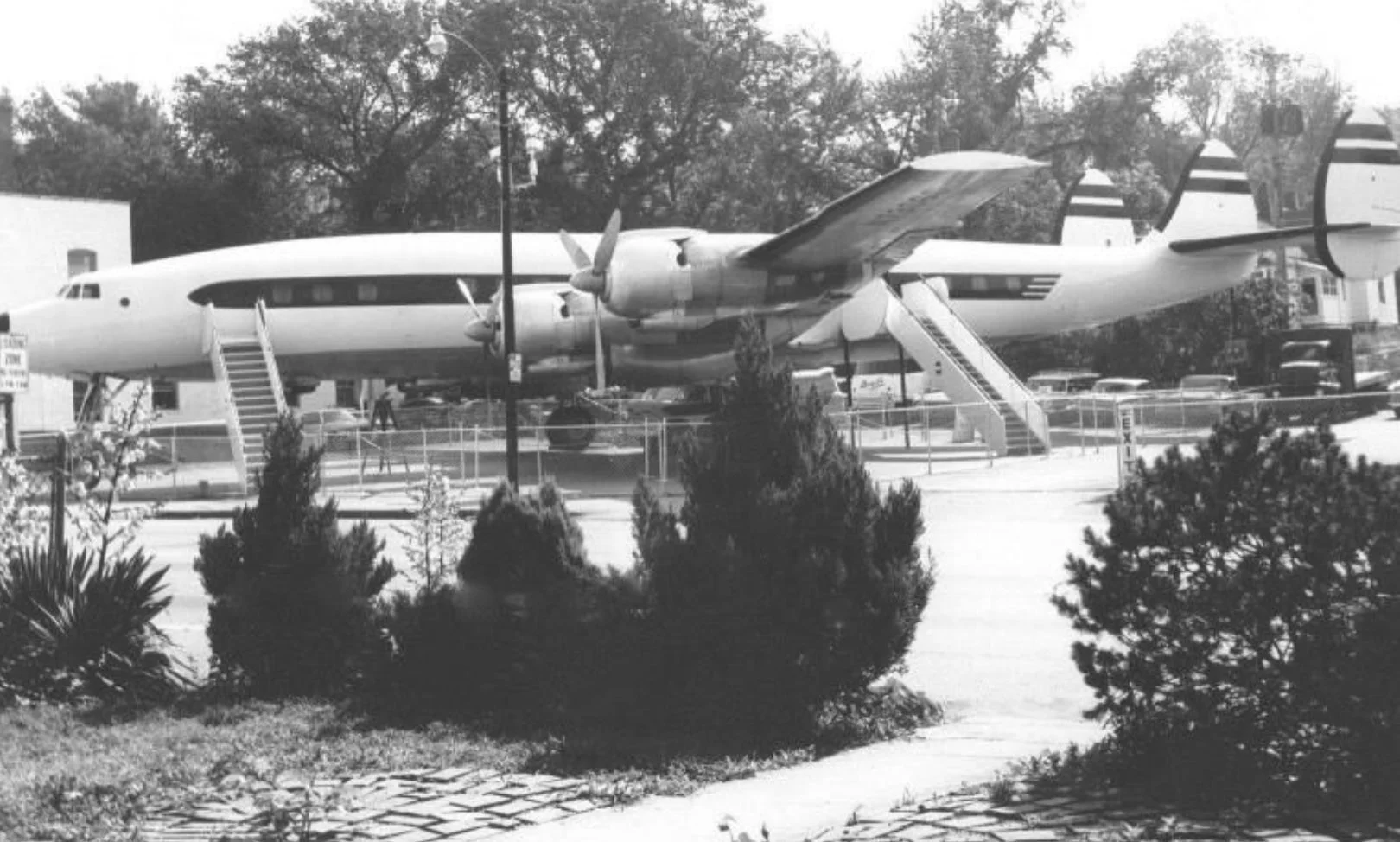 Flight 42 Cocktail Lounge: Kansas City's Hidden Aviation Gem — KC Yesterday