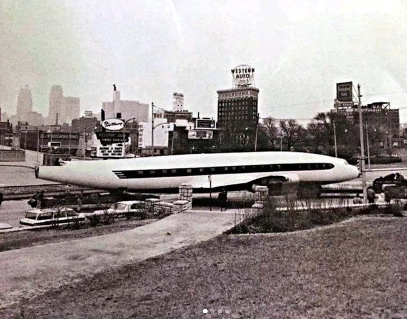 Flight 42 Cocktail Lounge: Kansas City's Hidden Aviation Gem — KC Yesterday