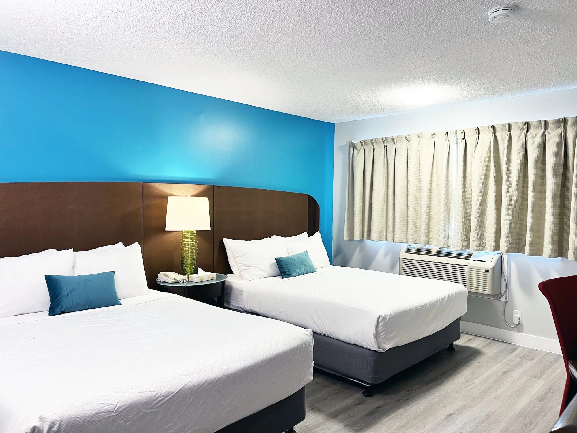 Rooms — The Tide's Inn · Parksville BC