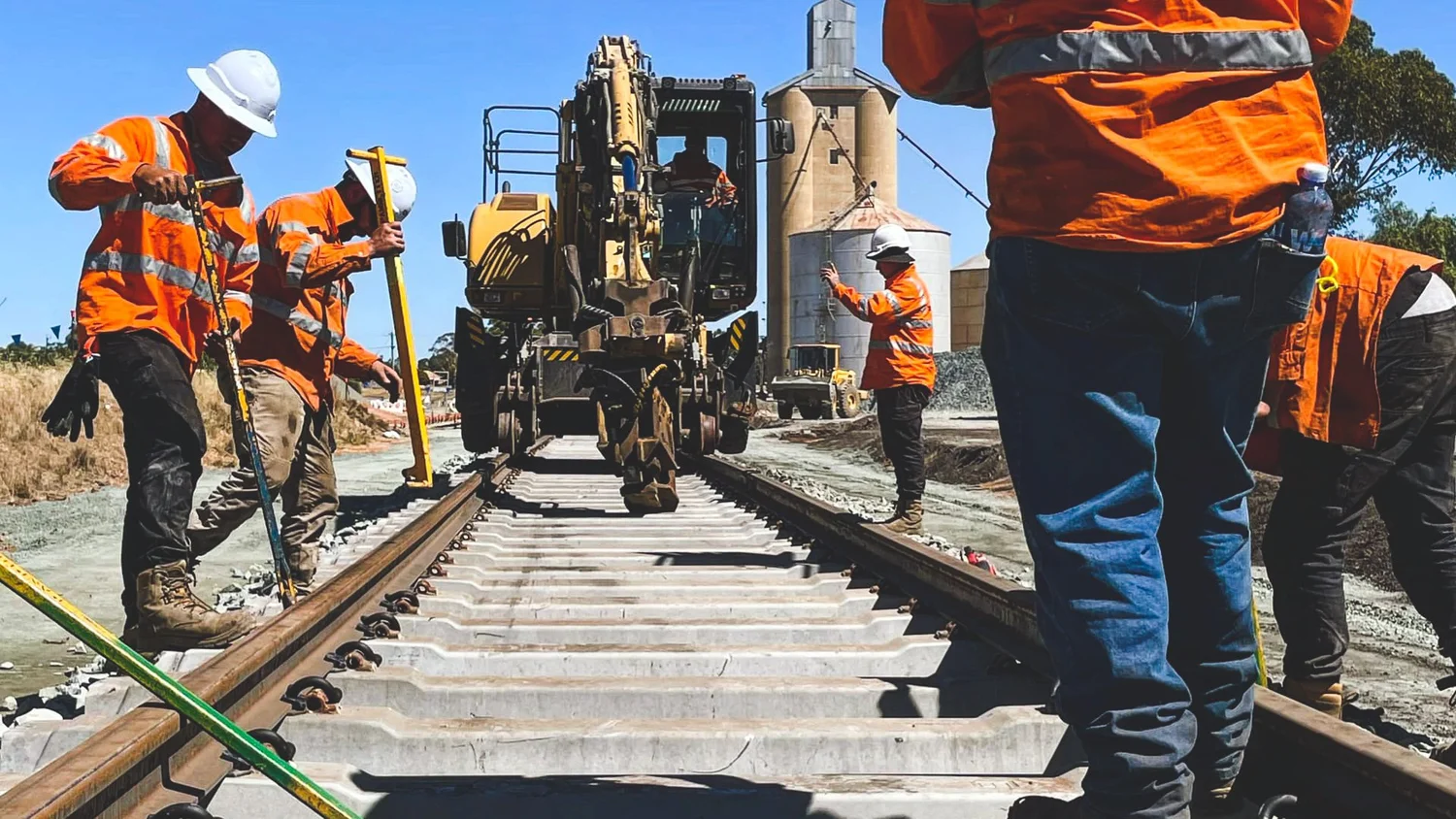 DSL Rail Services | Railway Track Repair And Maintenance | Labour Hire