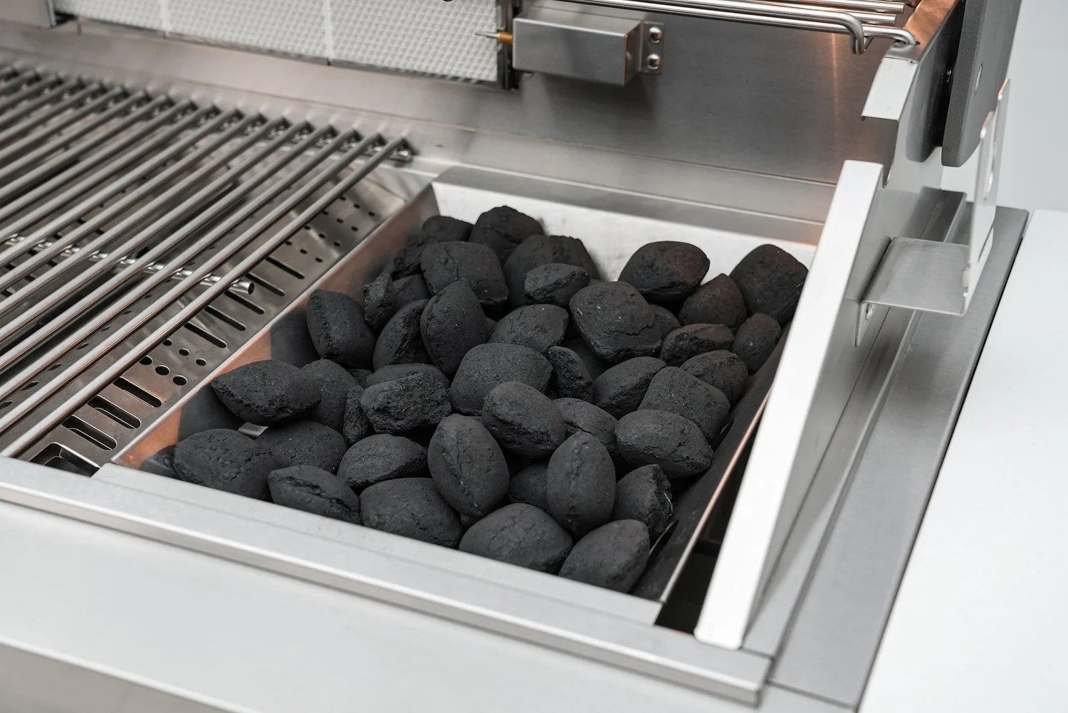 Mont Alpi Black Series Grills - Premium Quality Outdoor Grilling | Mont ...