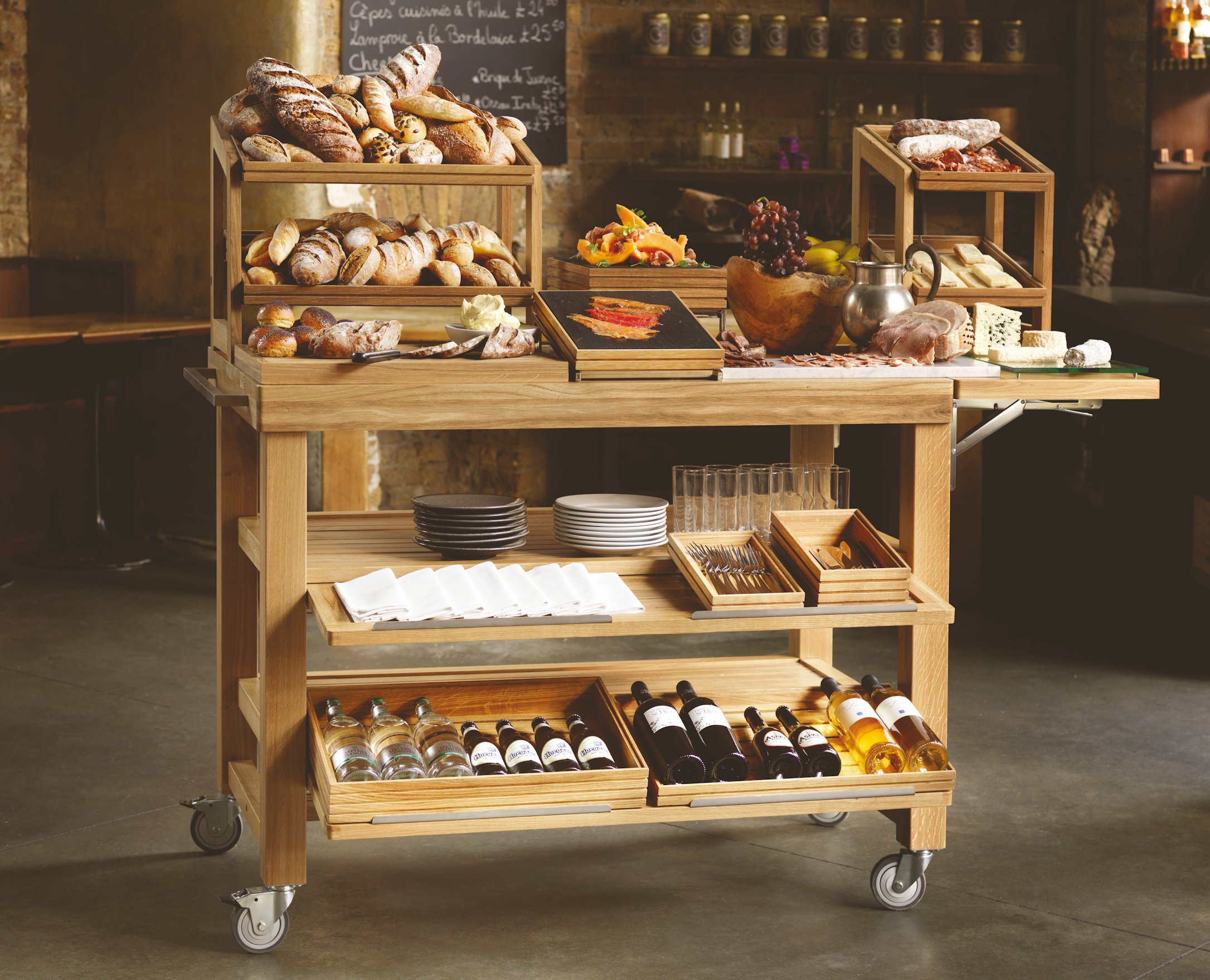 Buffet & Presentation — Ceramics & Steel