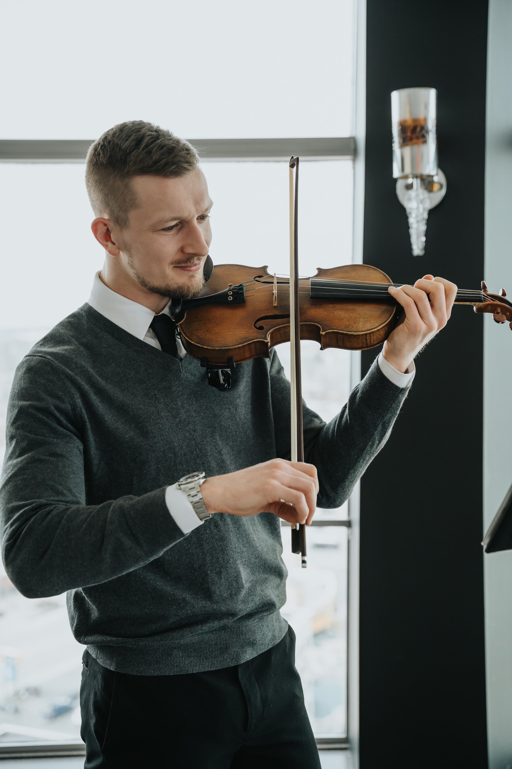 contact — Liam Calhoun - Violinist