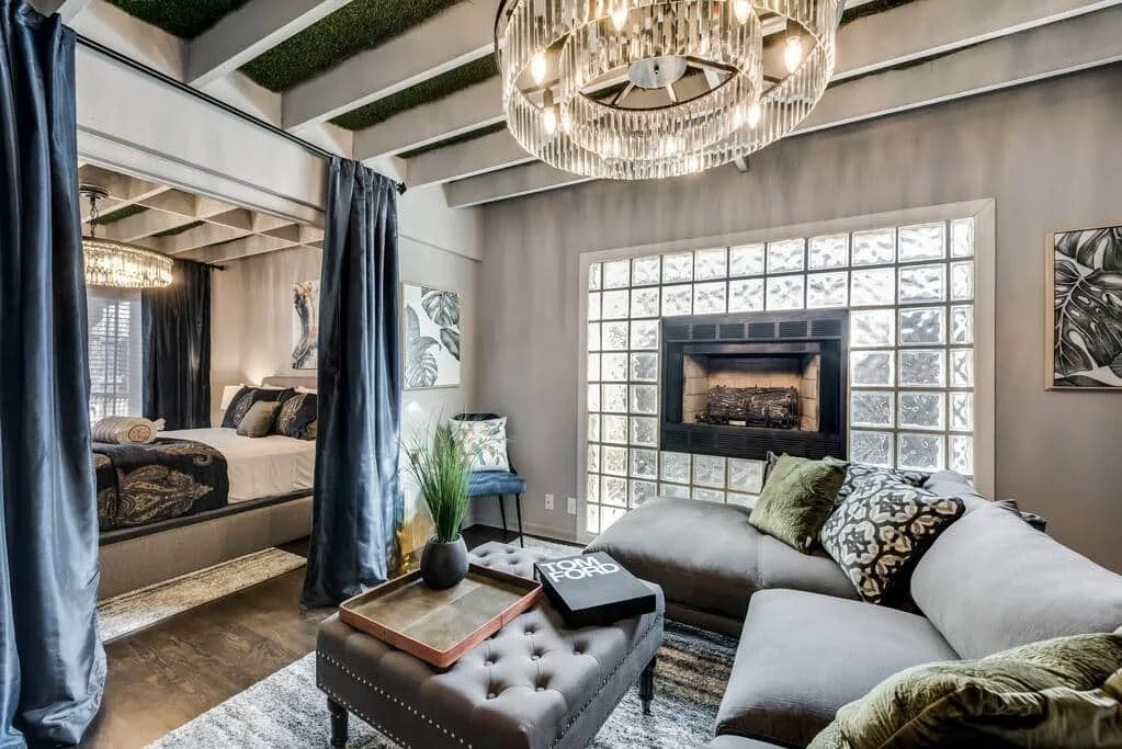 Contact Us — Ritzy Room