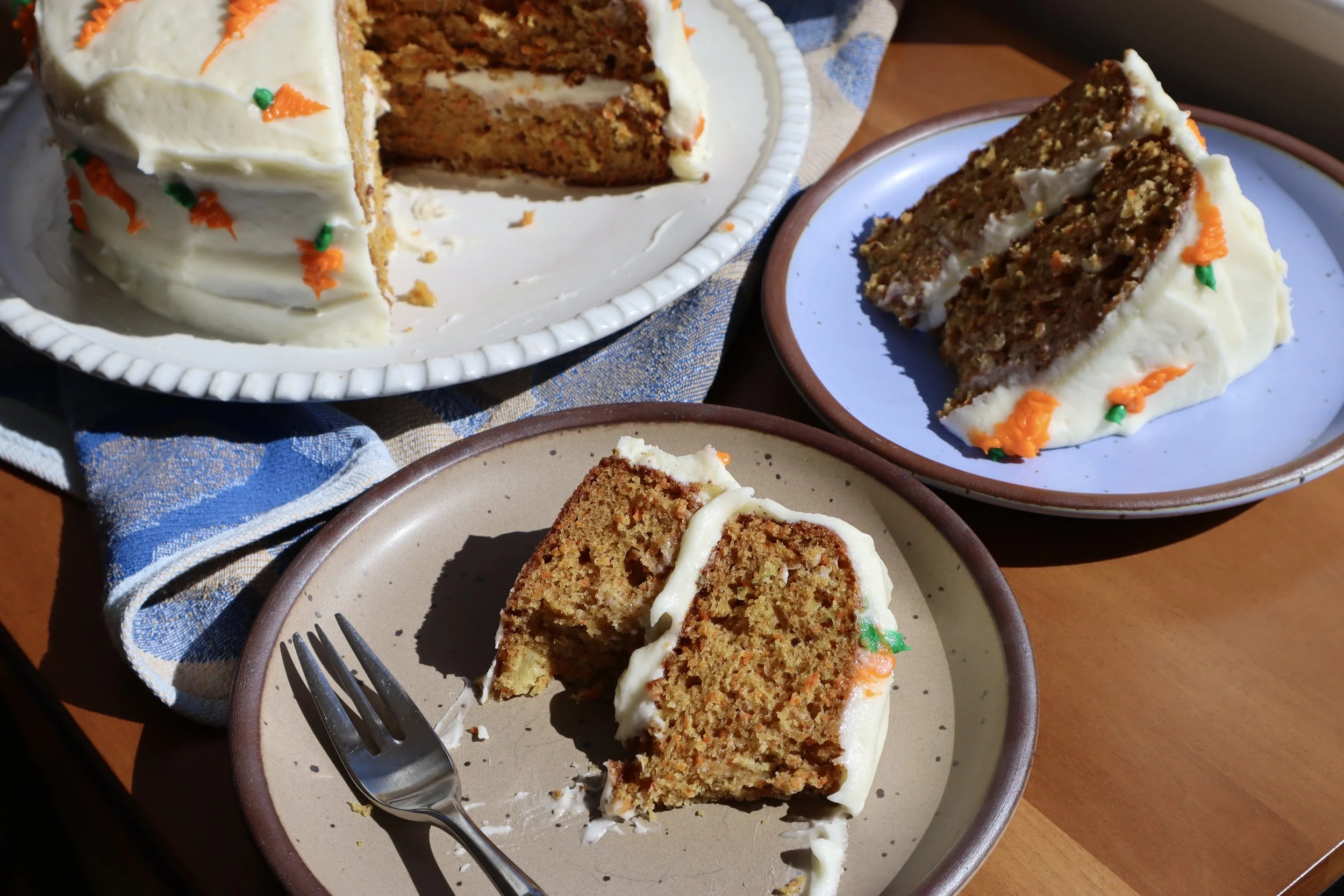 Moist Double-Layer Carrot Cake with Cream Cheese Frosting (Easy ...