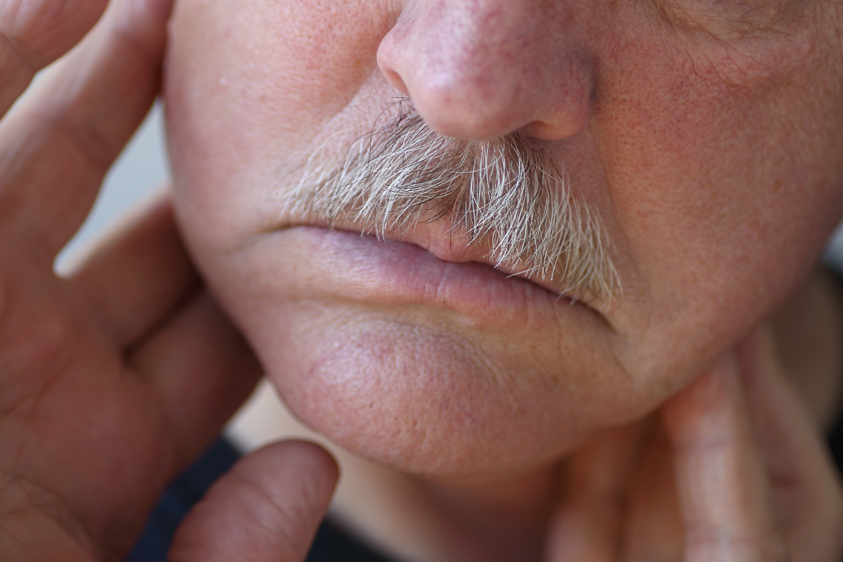 Jaw Pain: Causes, TMJ vs Dental & Who to See (Guide) — Wellthy Clinic