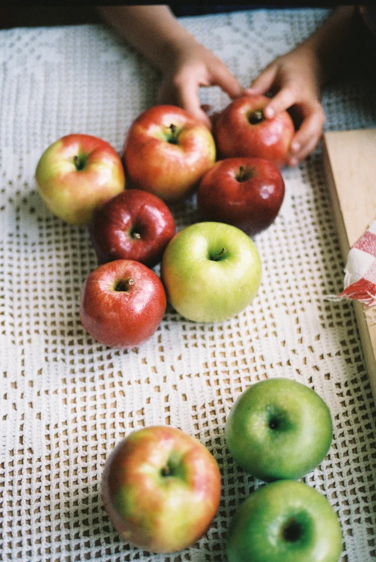Exploring Parts of an Apple with our 5 Senses — KINDERFOLK