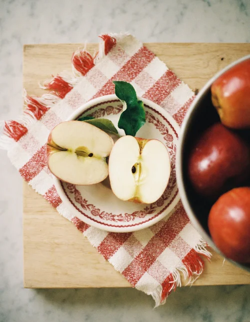Exploring Parts of an Apple with our 5 Senses — KINDERFOLK