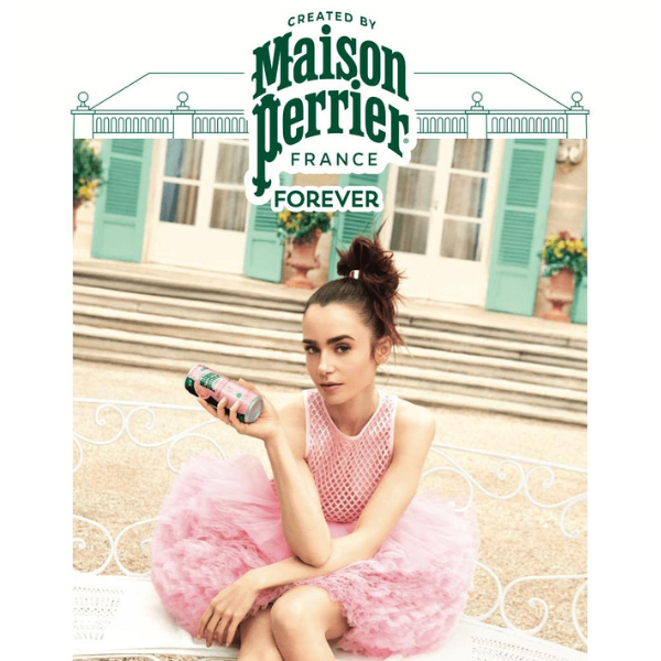 Lily COLLINS, la nouvelle égérie pétillante de perrier — La Loge Paris — La Loge Paris