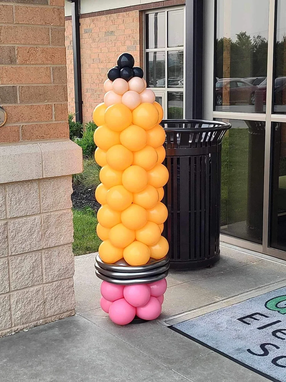 Creative Balloon Displays for Akron Events | Make a Scene Balloons