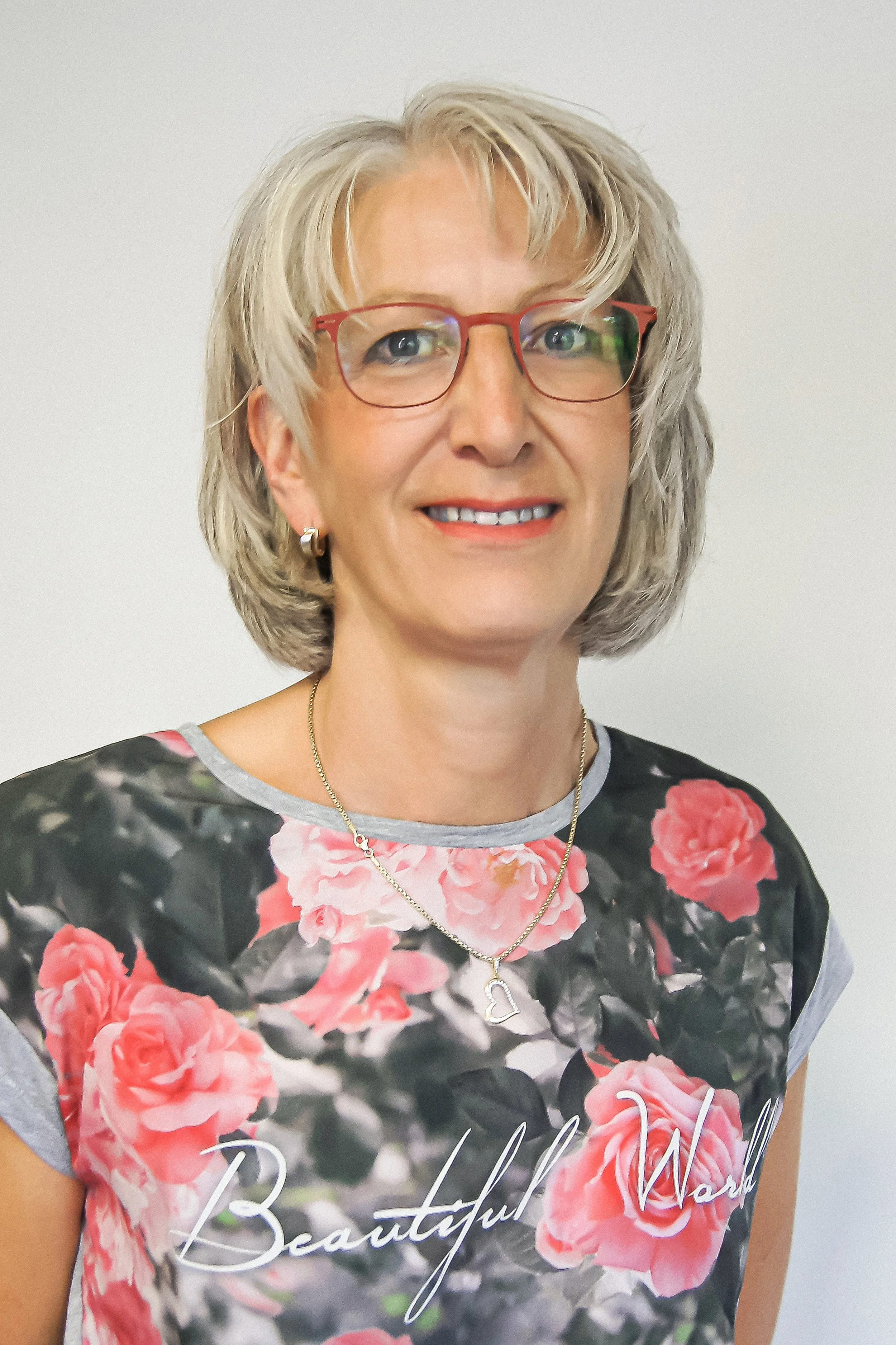 Ansprechpartner — Farben Harzer GmbH