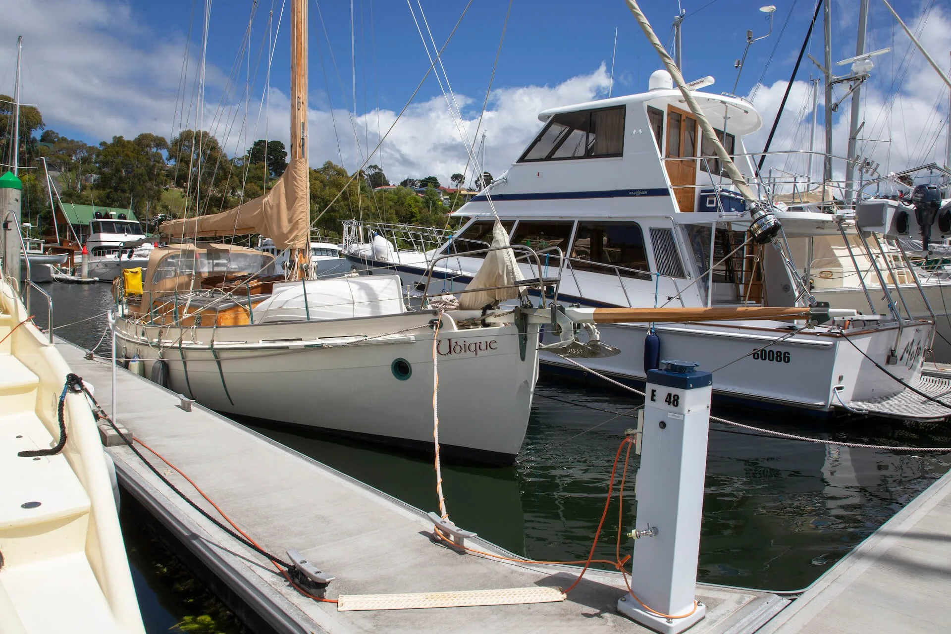Berthing — Oyster Cove Marina