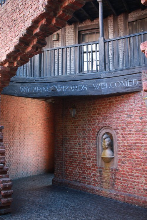 The Complete Guide to Harry Potter World — gennean