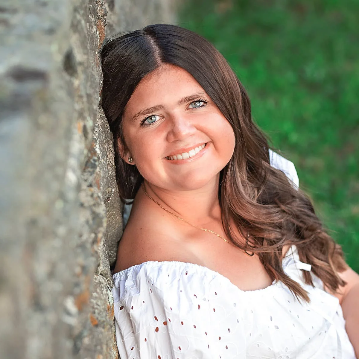 Anna Kay is a newborn, child & family portrait studio.