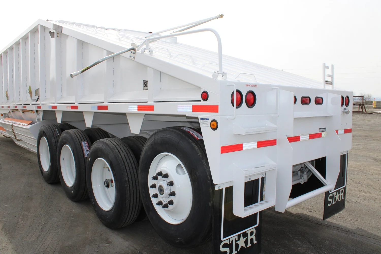 Clam Shell — Star Trailers