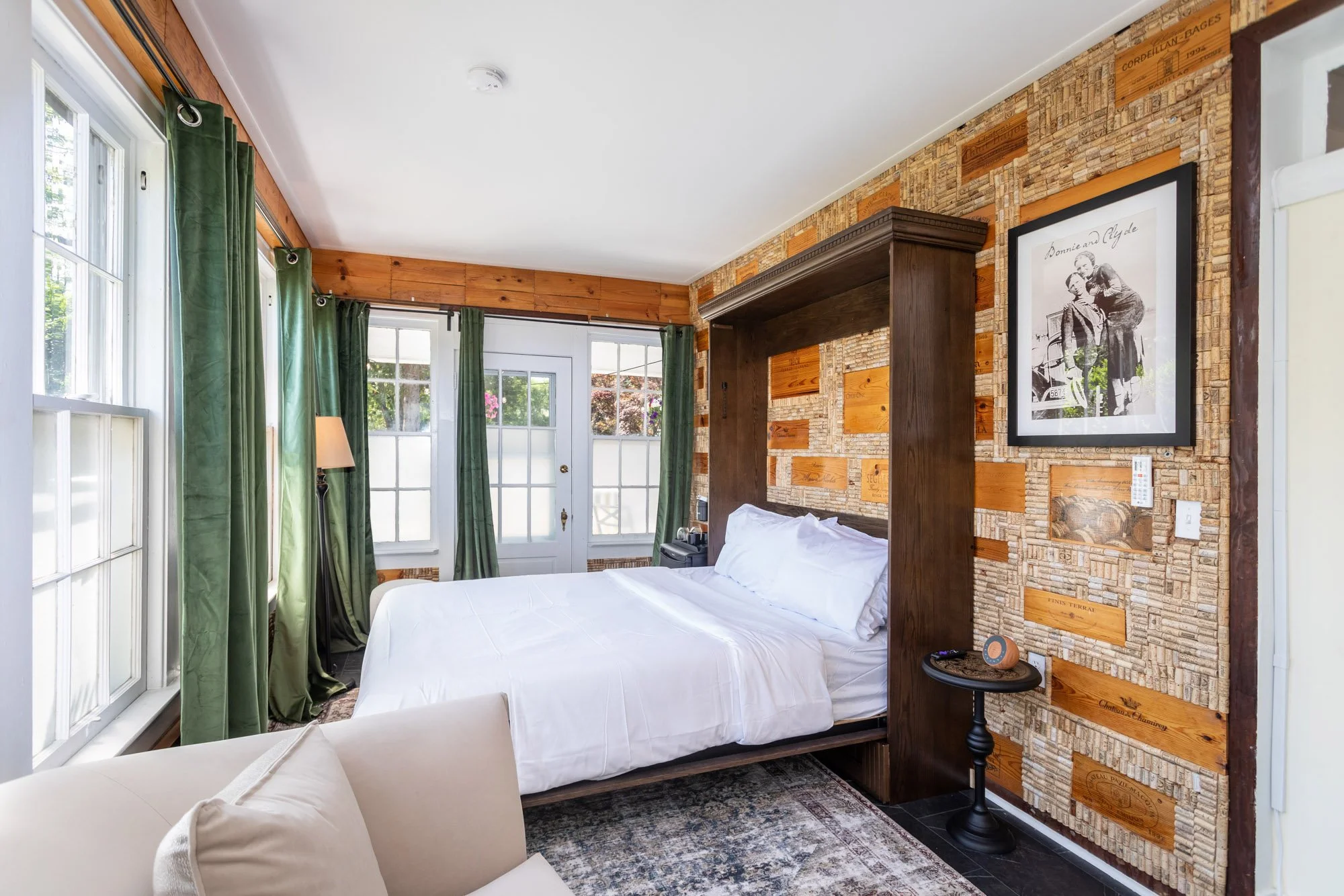 Bonnie & Clyde Suite — The Legacy Inn Luray
