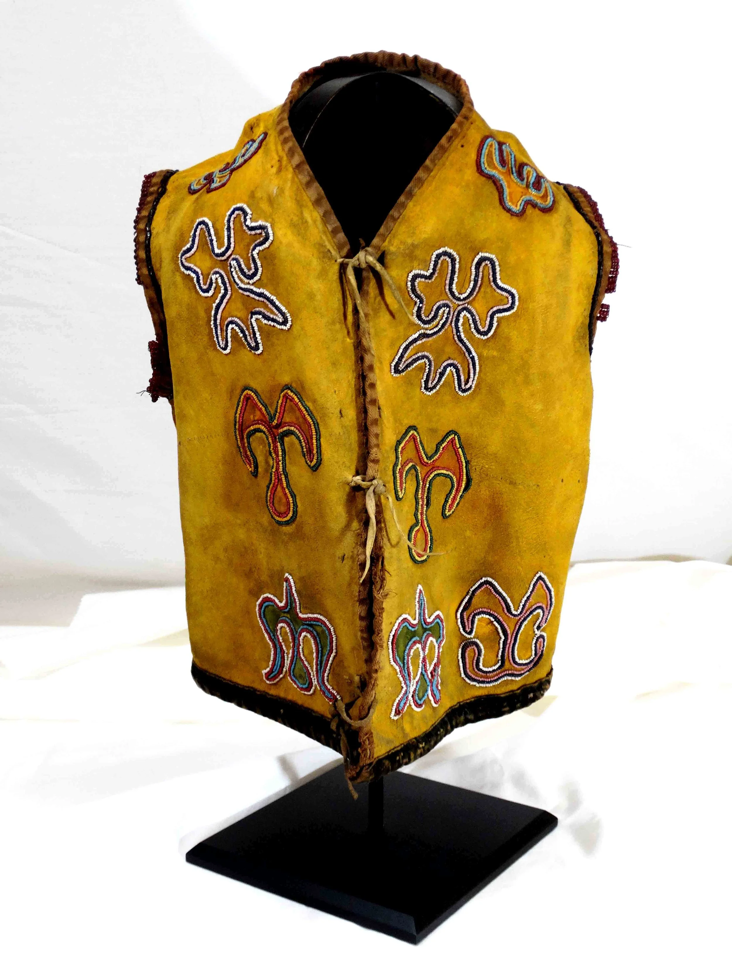 Comanche Beaded Pouch — Morning Star Gallery