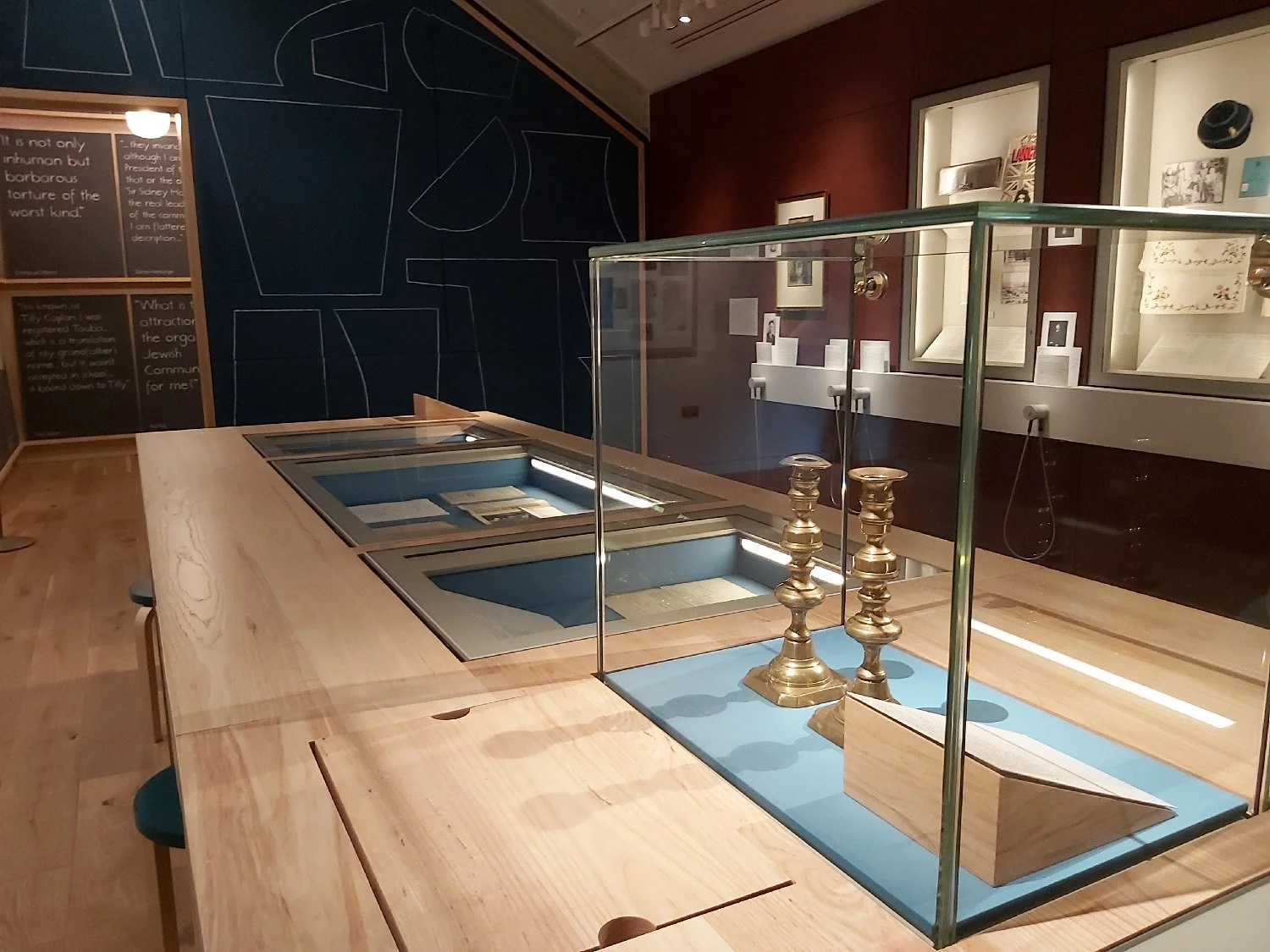 Manchester Jewish Museum Display Cases — Glasshaus Displays - Museum ...