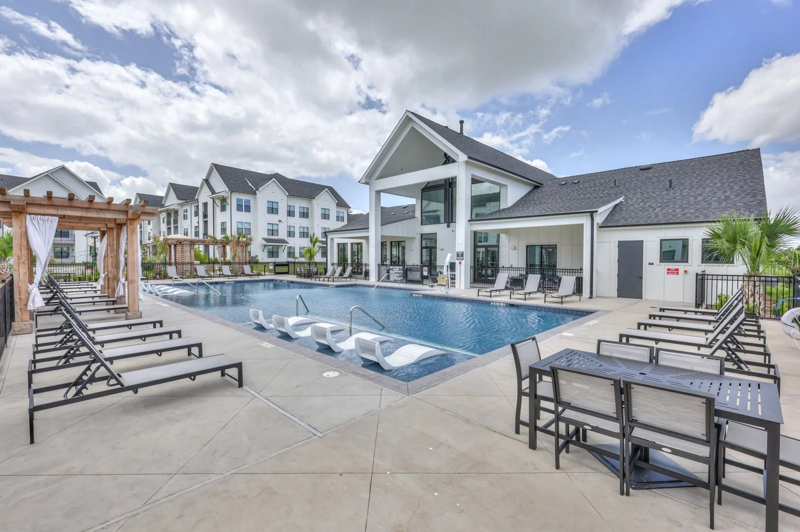 Gallery + Virtual Tours — 3600 Capitol View Apartments | Austin, TX