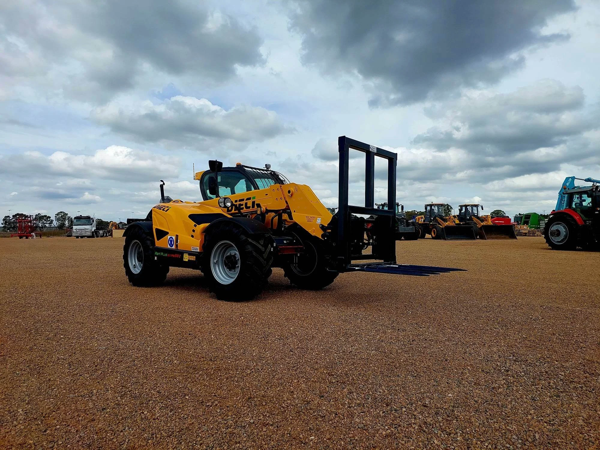 Premium Cotton Spears and Forks | AARCH - Efficient Handling Solutions ...