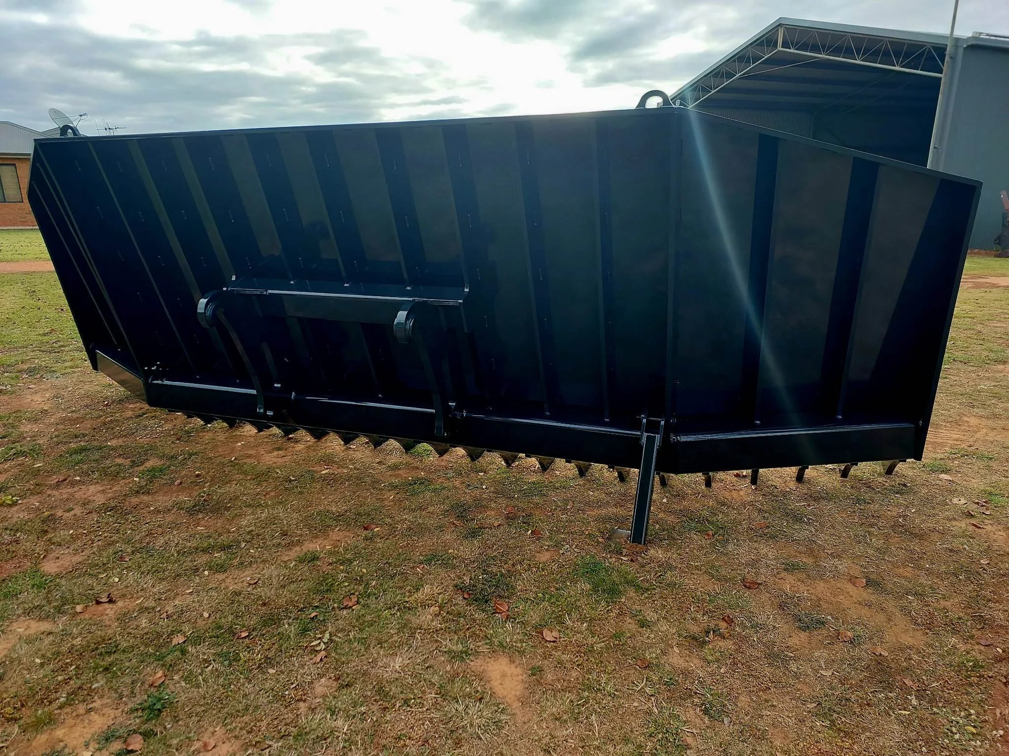 AARCH Slightly Less Premium 4M Stick Rake — Aarch