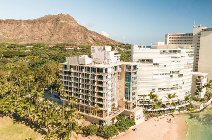Kaimana Beach Hotel - Boutique Beachfront Hotel — Hawaii Currents | A ...