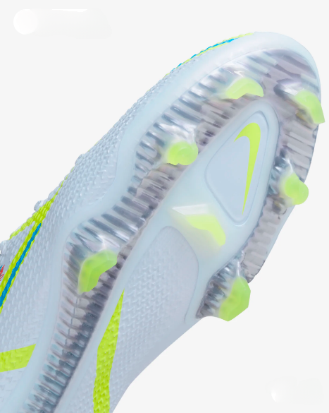 Boot Review: Nike Phantom GT2 Elite — SoccerTAKE