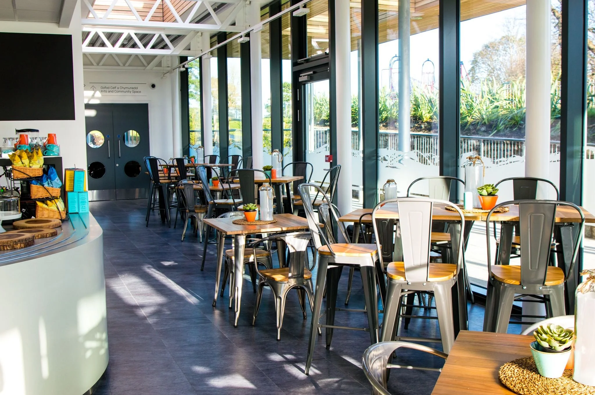 Cantîn | Discover & Dine—Plan Your Visit