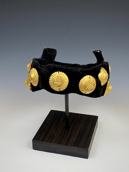 Akan crowns and headdresses from Ghana and Côte d'Ivoire (Ivory Coast ...