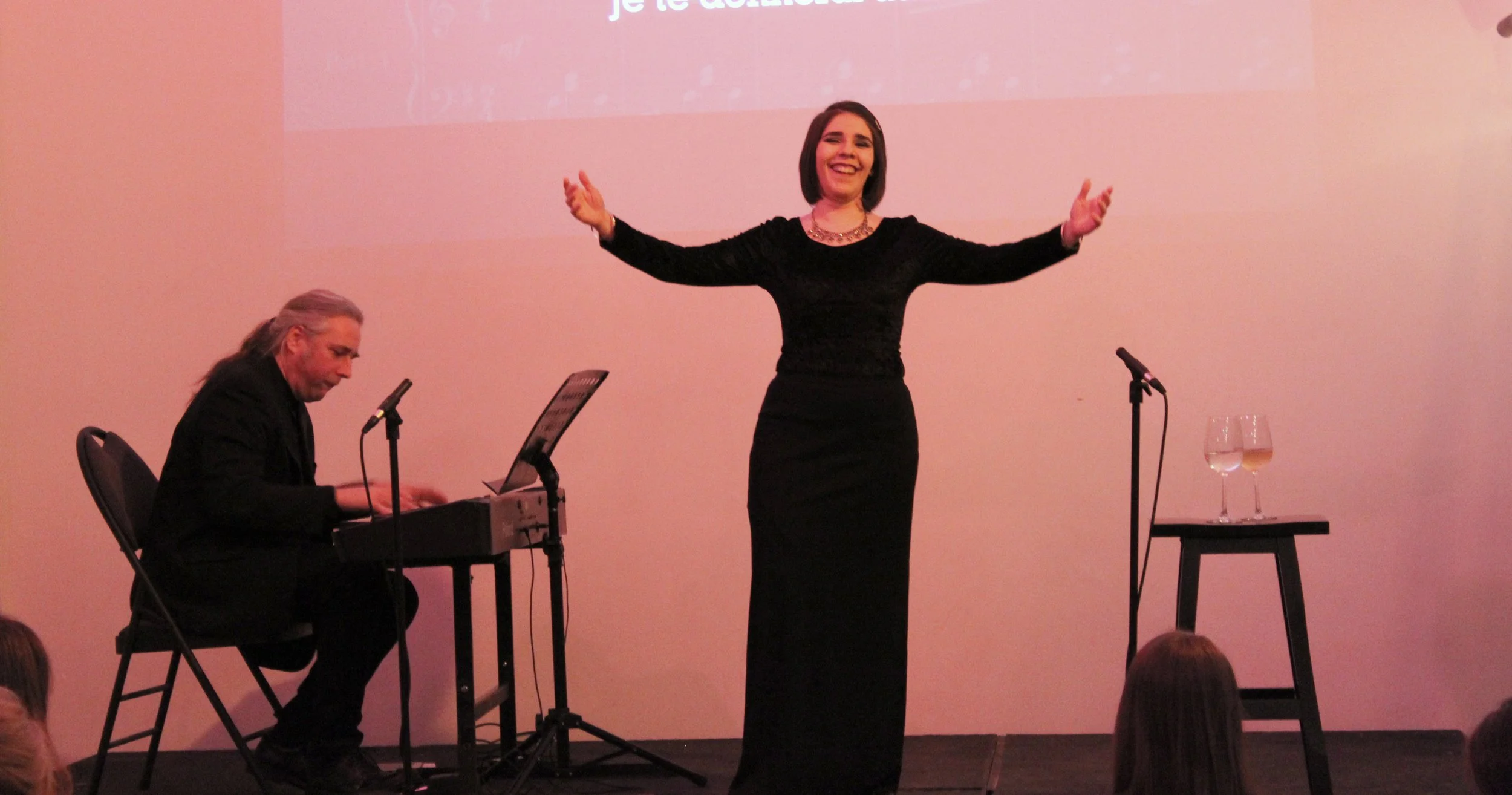 Galerie de photos — Mariana De la Rosa Mezzo-soprano