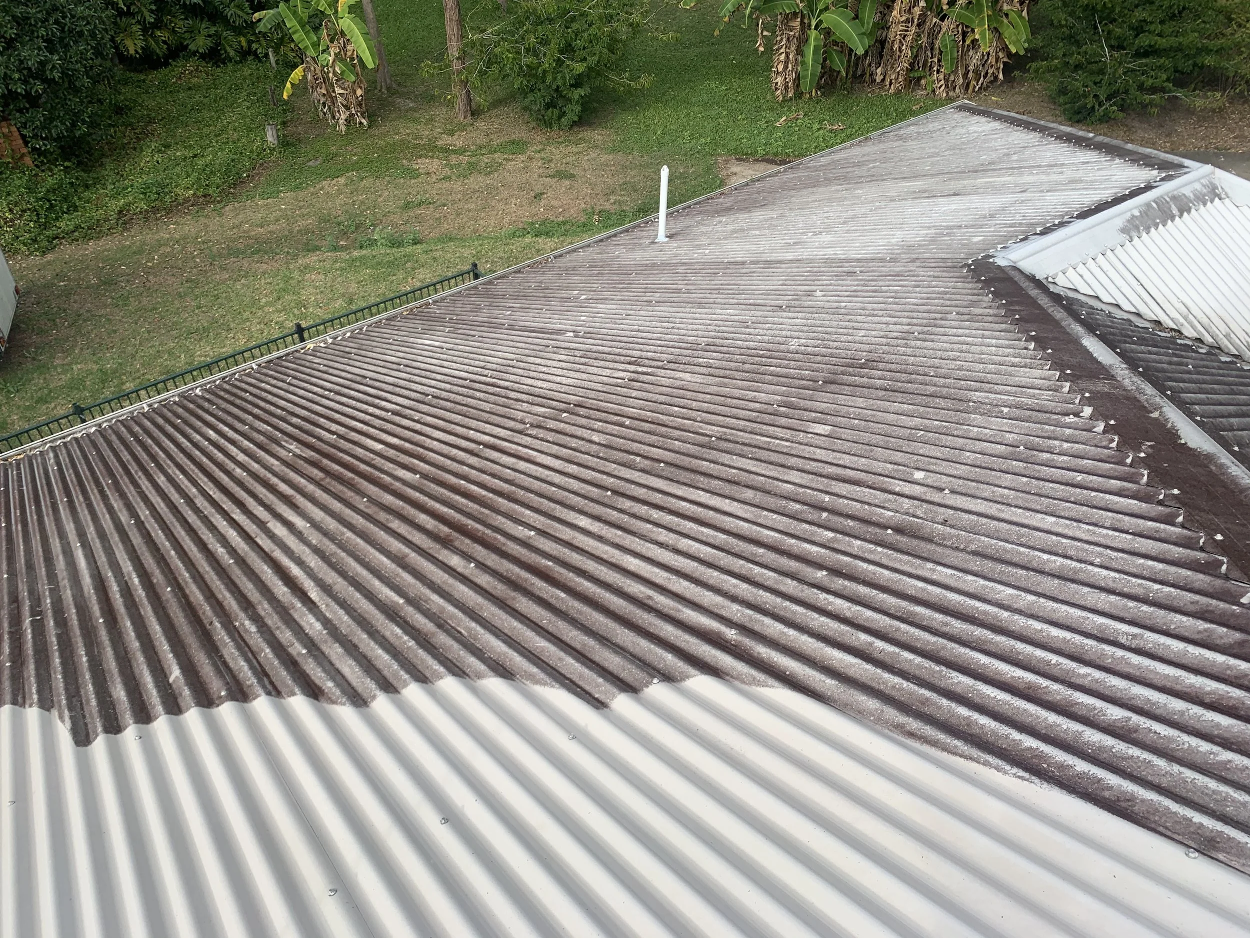 Roof Cleaning & Washing Service Gold Coast | Commercial Cleaners ...