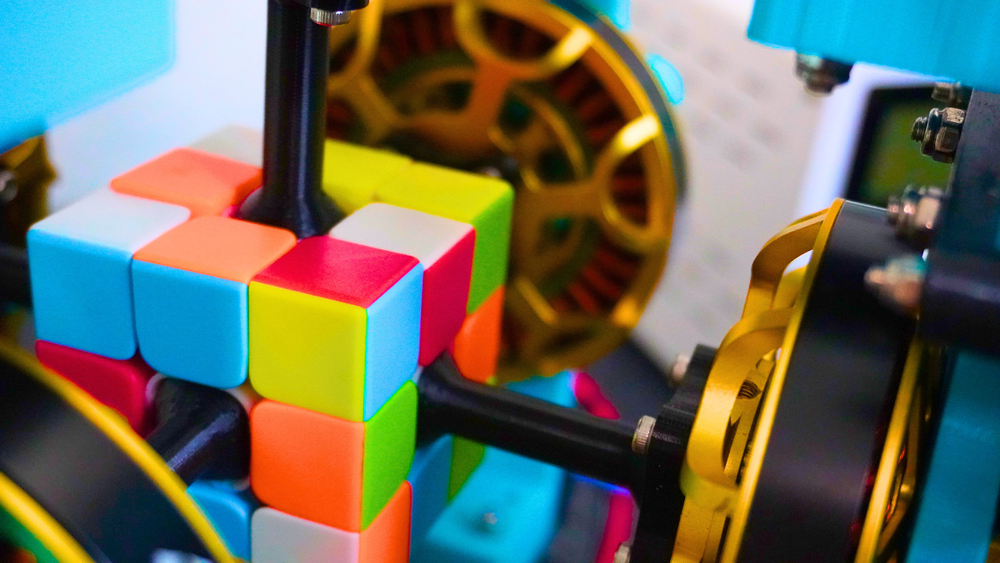 Rubik's Cube Solving Robot 2.0 — Aaed Musa