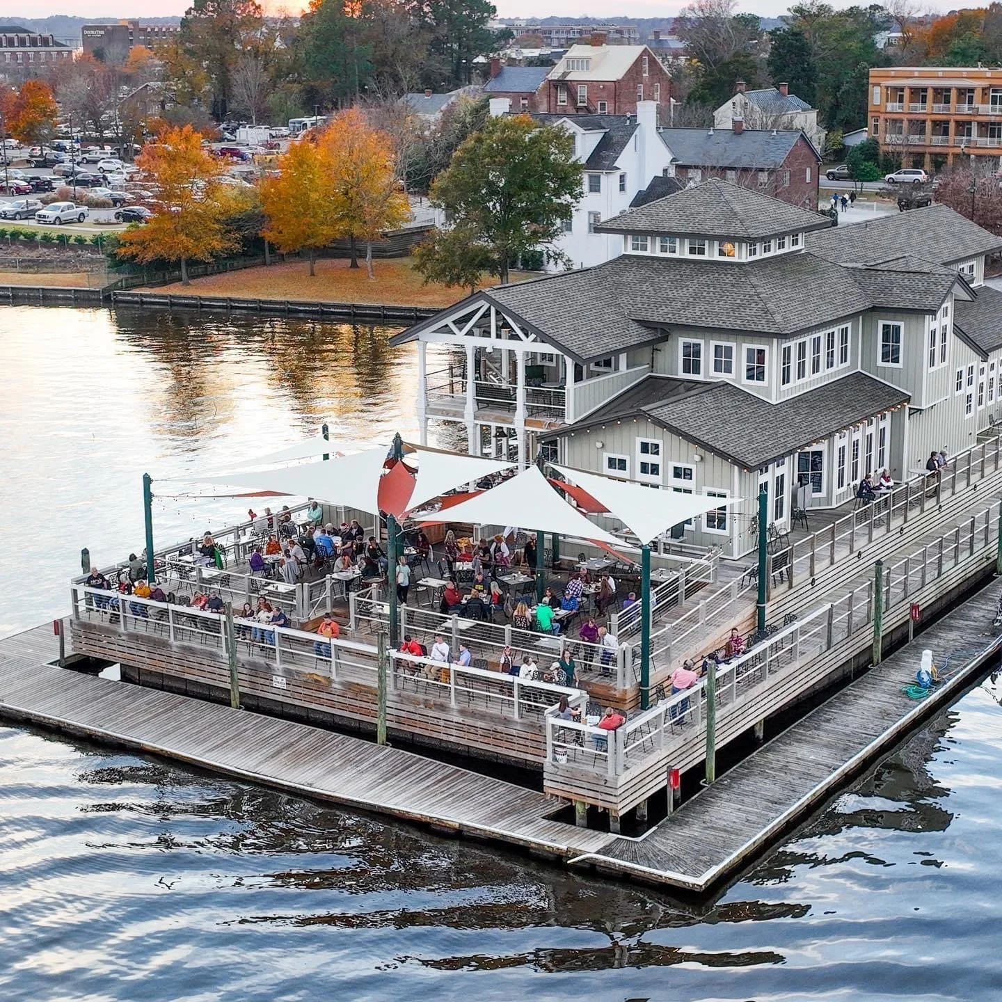 Persimmons Waterfront Restaurant | Fine Dining on the Neuse River