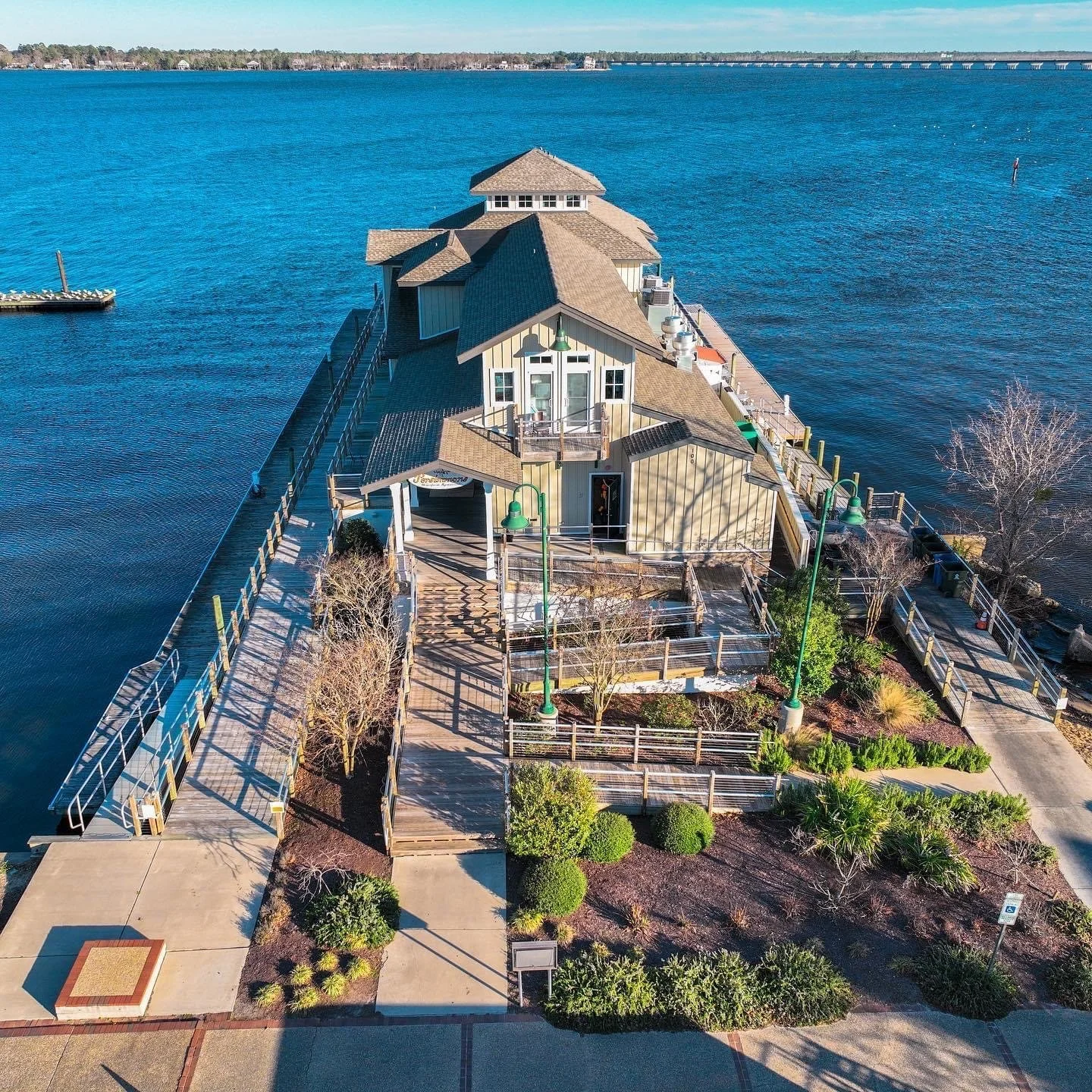 About | Persimmons Waterfront Restaurant | New Bern, NC — Persimmons