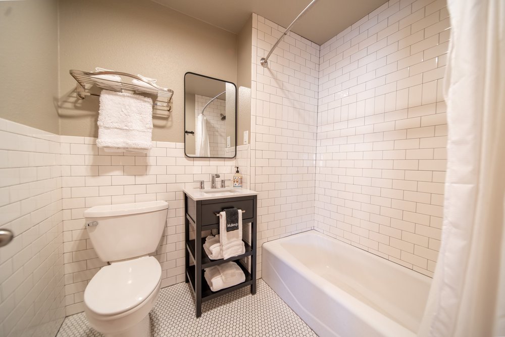 Cabin 4 — Shasta View Lodge