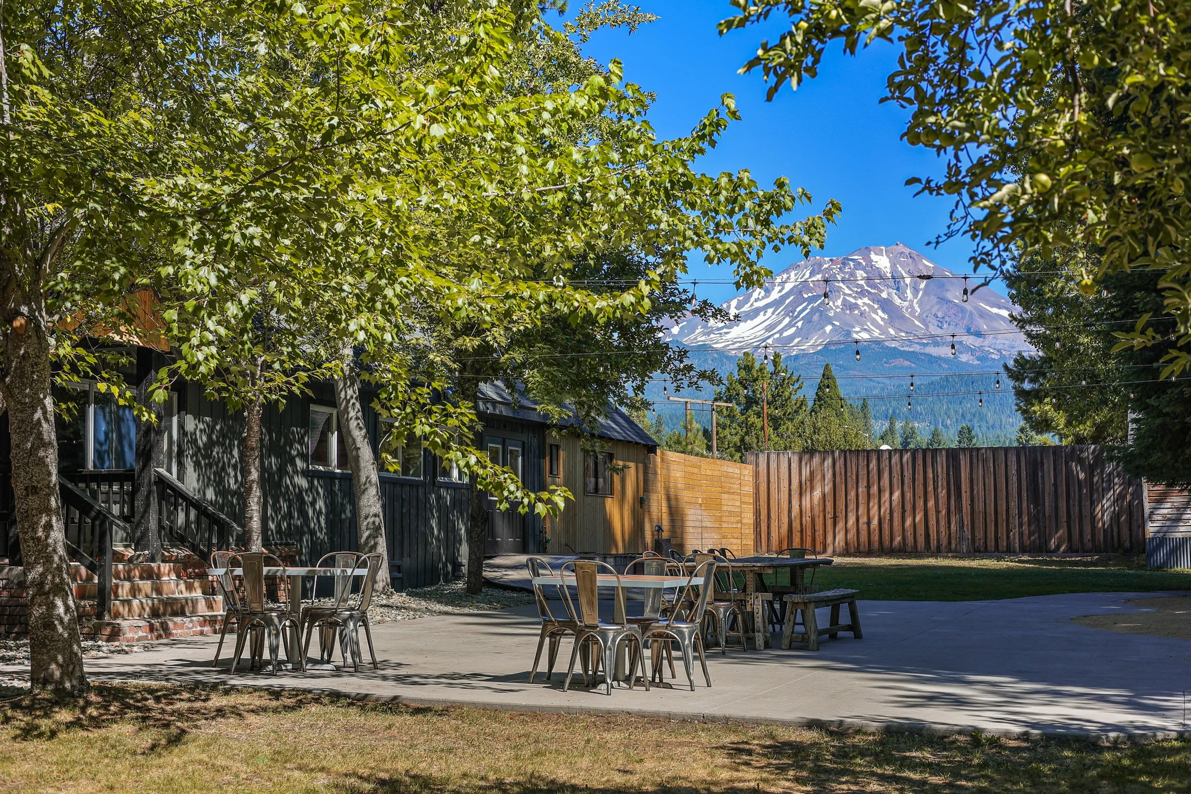 Retreats — Shasta View Lodge