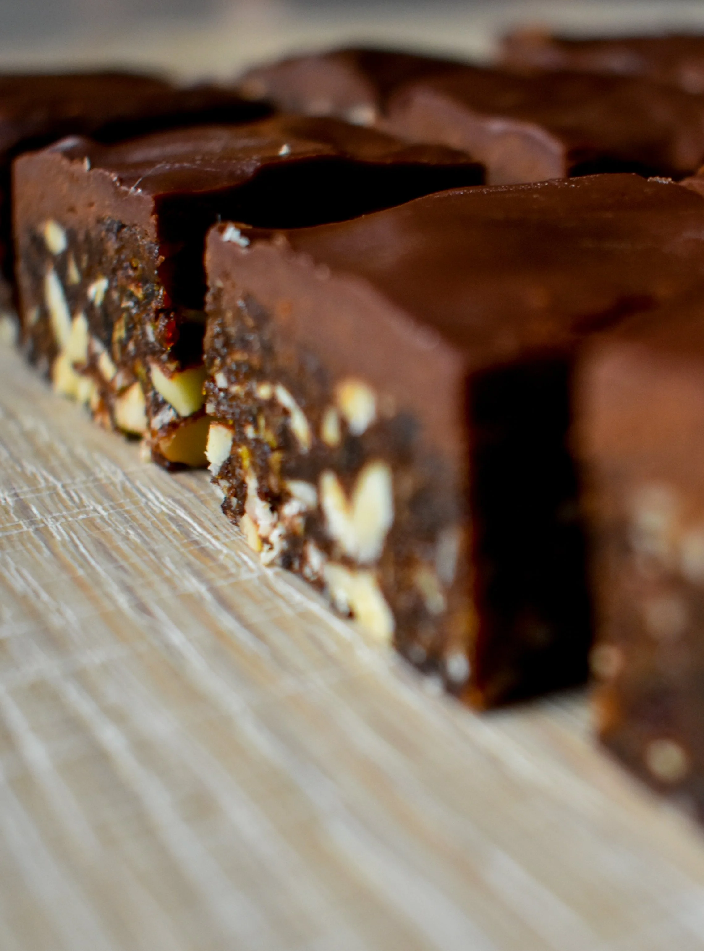 No-Bake Chocolate Date Slice – Easy, Healthy, and Naturally Sweet ...