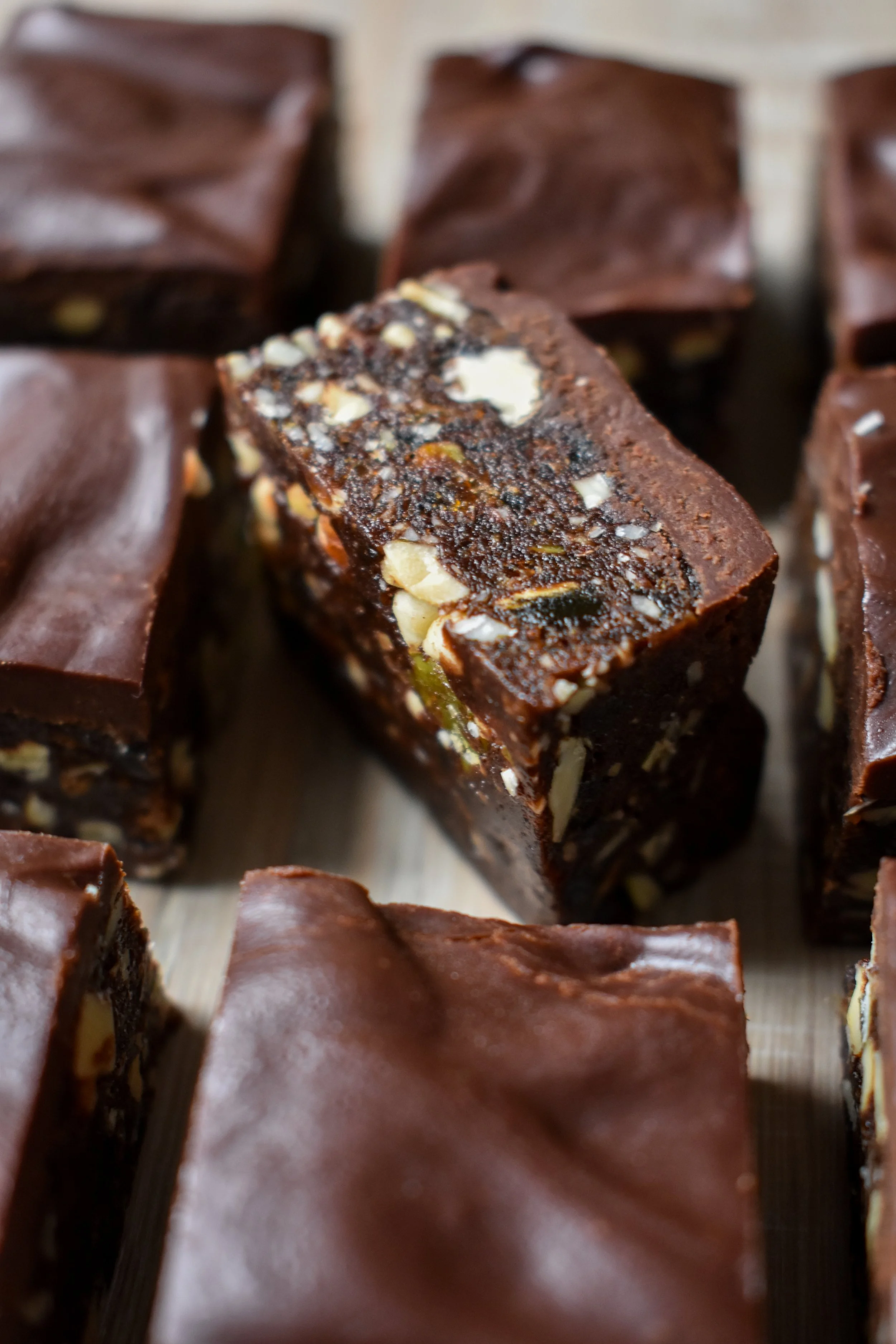 No-Bake Chocolate Date Slice – Easy, Healthy, and Naturally Sweet ...