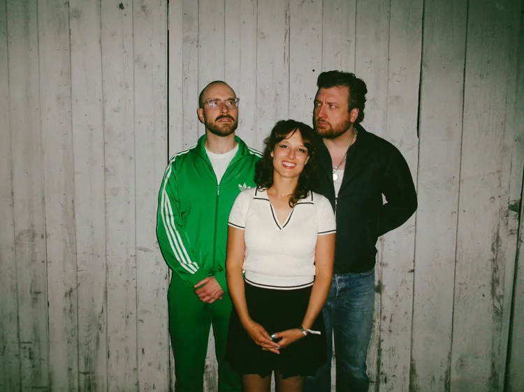 No Frills, No Fuss, The Boojums are Here to Rock — REVERIE