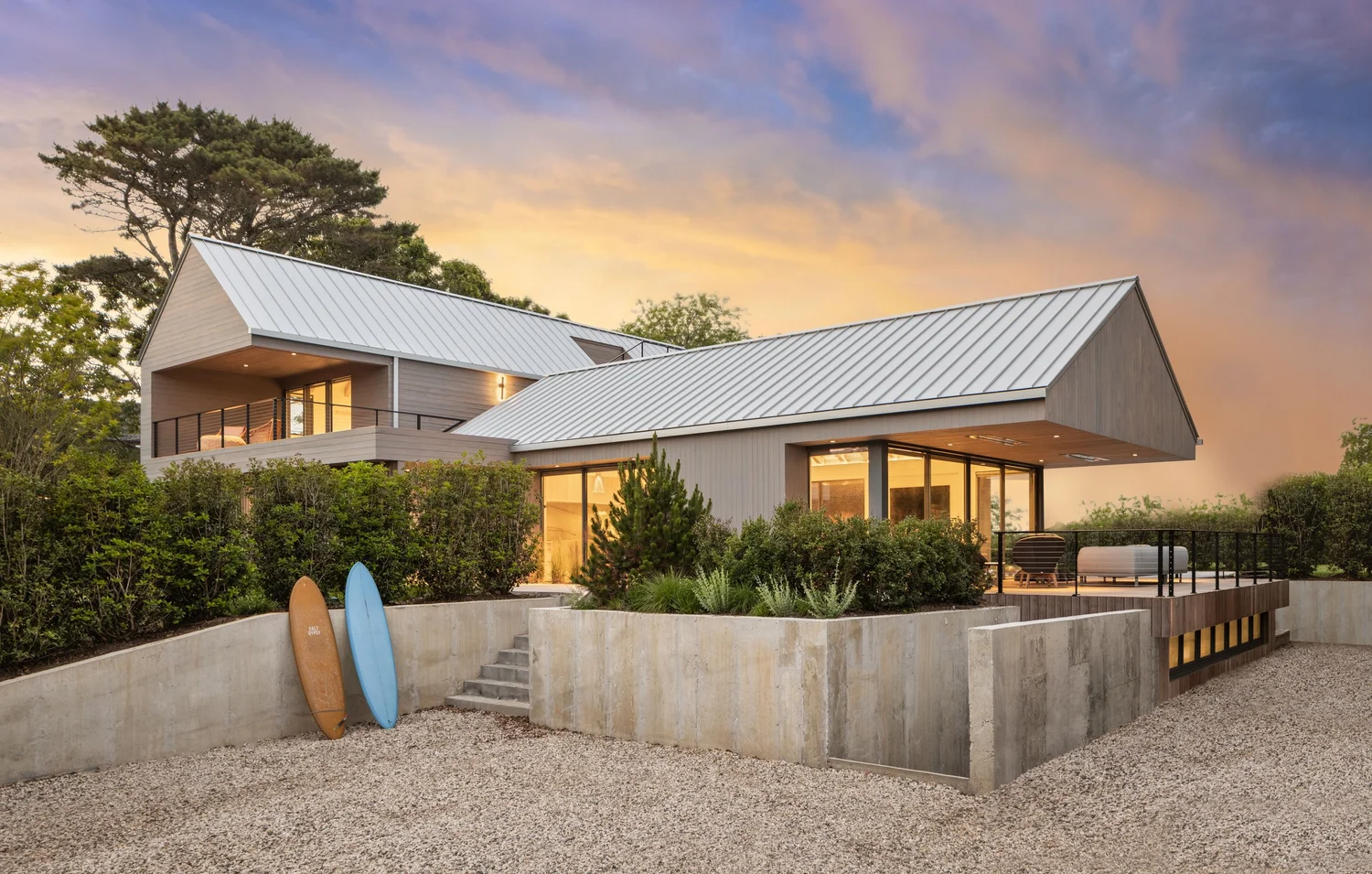 SURF HOUSE — Studio 3H