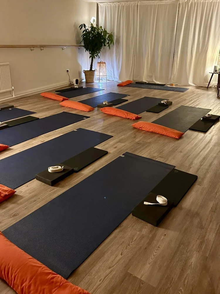 Yoga with Yasmin - Swindon Yoga Classes