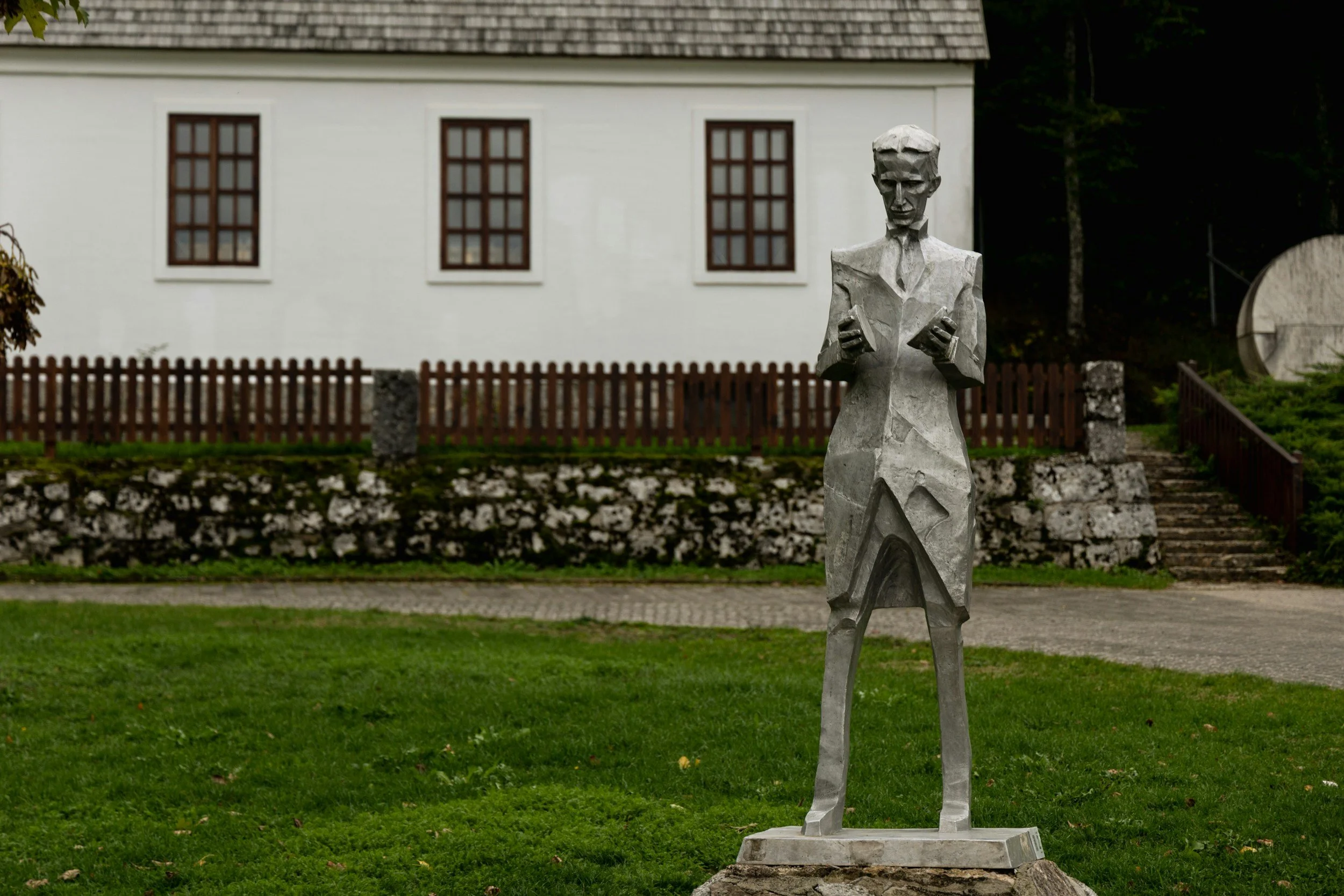 Nikola Tesla and the Vibrations of Consciousness: What the Forgotten ...